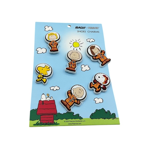 Baoji x Peanuts | Design | Baoji Peanuts Astronaut Shoe Charms Set ...